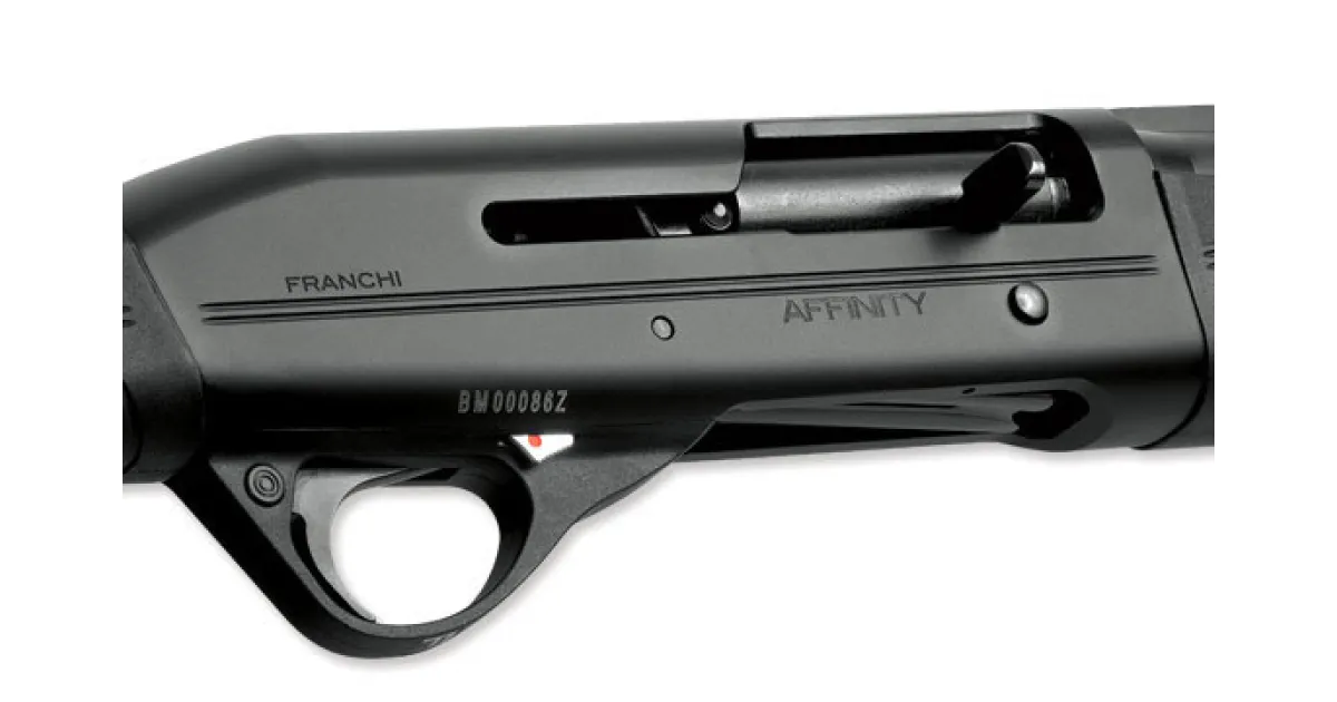 Escopeta repetidora franchi affinity sintetica negra